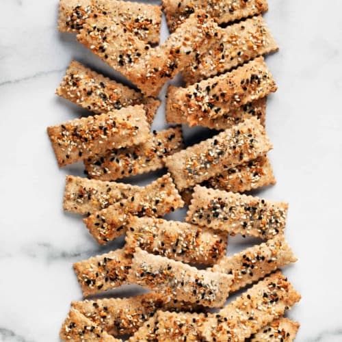 Easy Homemade Everything Crackers | Last Ingredient